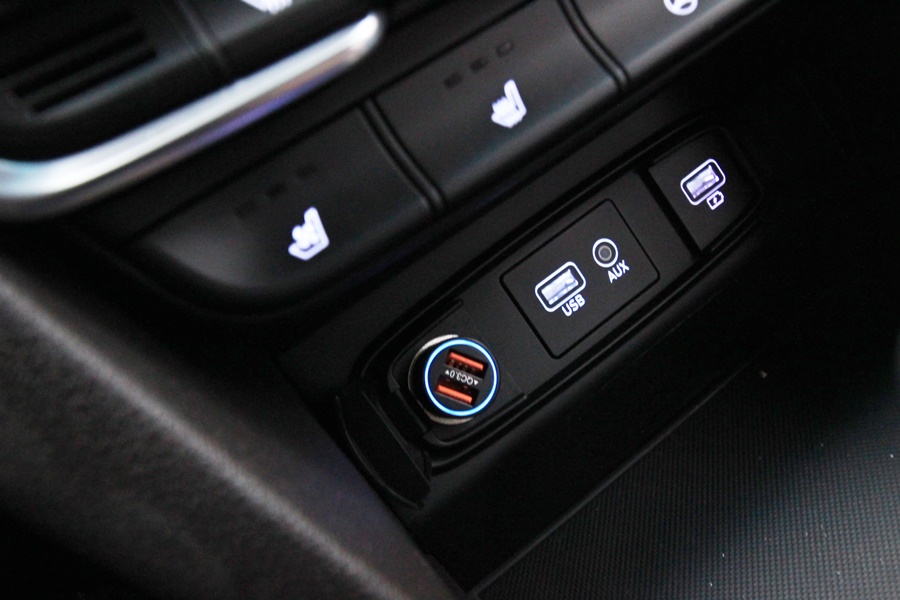 빠른 차량용 충전기!! 어뮤즈 퀵 차지 3.0 차량용 듀얼 충전기 - 에누리 쇼핑지식 리뷰