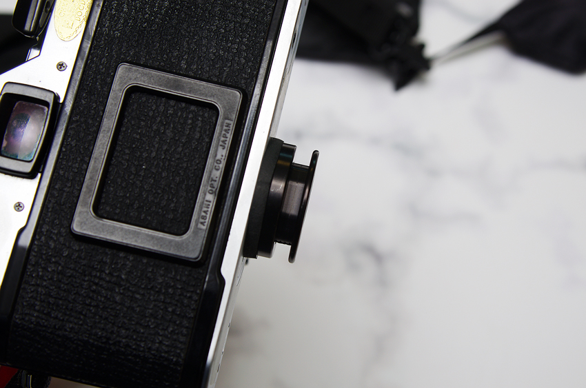 야외활동이나 레포츠에도 안정적으로 DSLR을 고정해주는 숄더스트랩 코튼캐리어 CottonC - 에누리 쇼핑지식 리뷰