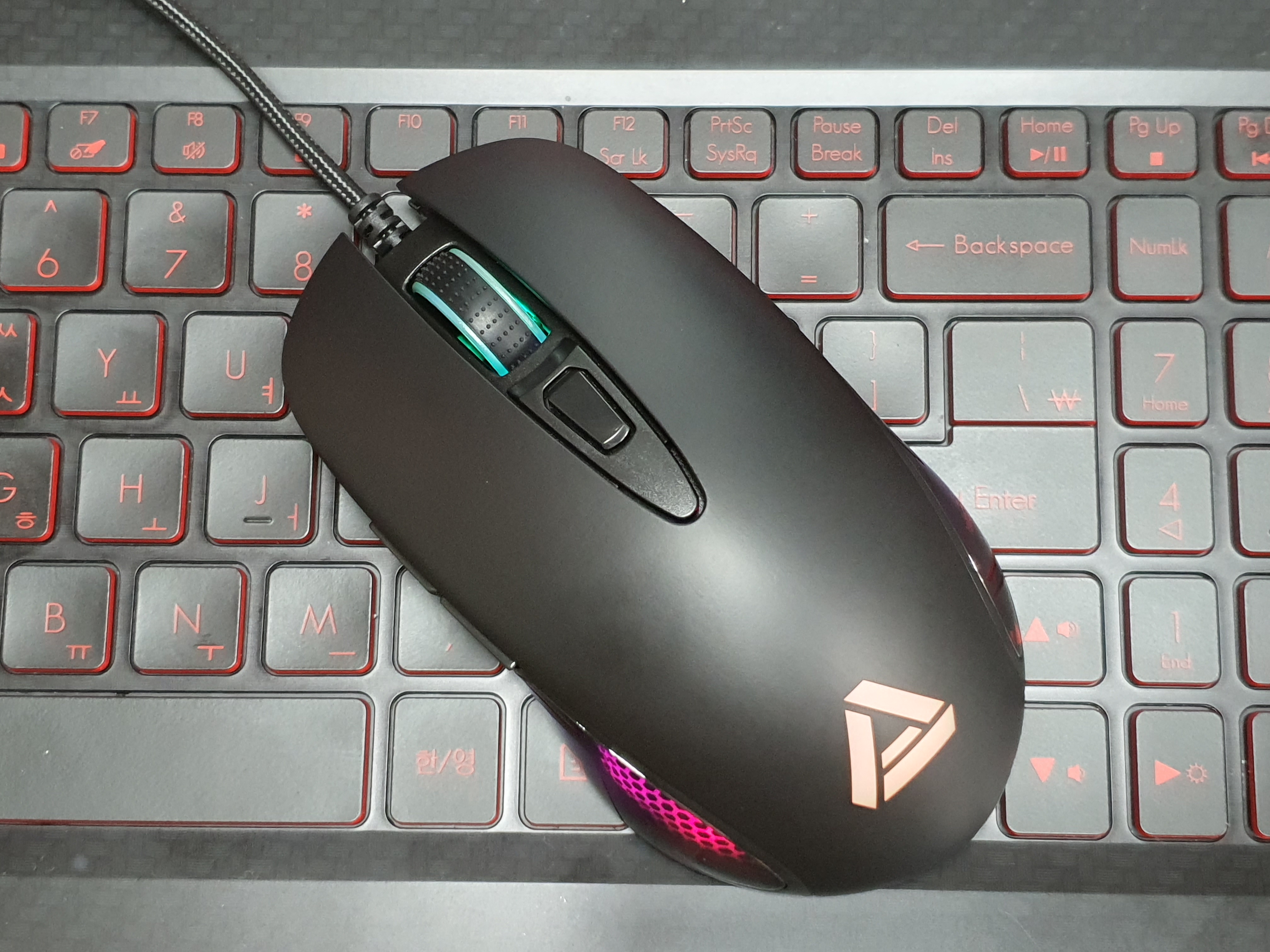 게임은 게이밍 마우스로 해야 제맛이죠!! 게이밍마우스 에이픽스 GM001 소개합니다. - 에누리 쇼핑지식 리뷰