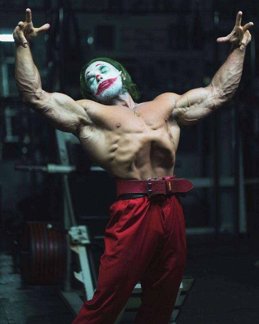 관객을 웃기는데 성공한 세계선의 조커 - 에누리 쇼핑지식 자유게시판