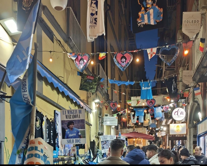 요즘 나폴리의 거리 풍경들 - 에누리 쇼핑지식 자유게시판