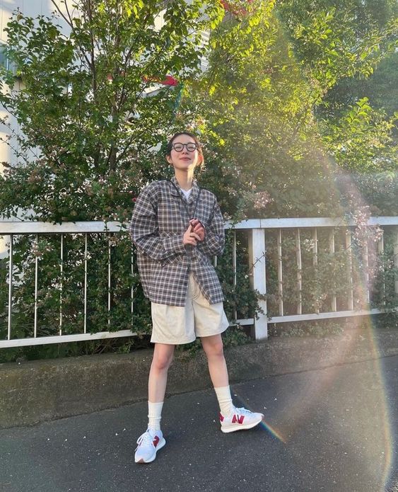 딱 지금 시기에만 바짝 입을 수 있는 패션 - 에누리 쇼핑지식 자유게시판