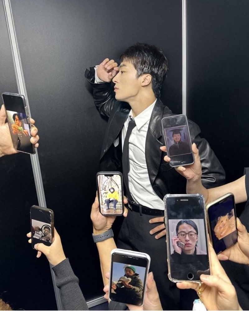 요즘 유행하는 구도로 사진 찍은 구교환 - 에누리 쇼핑지식 자유게시판