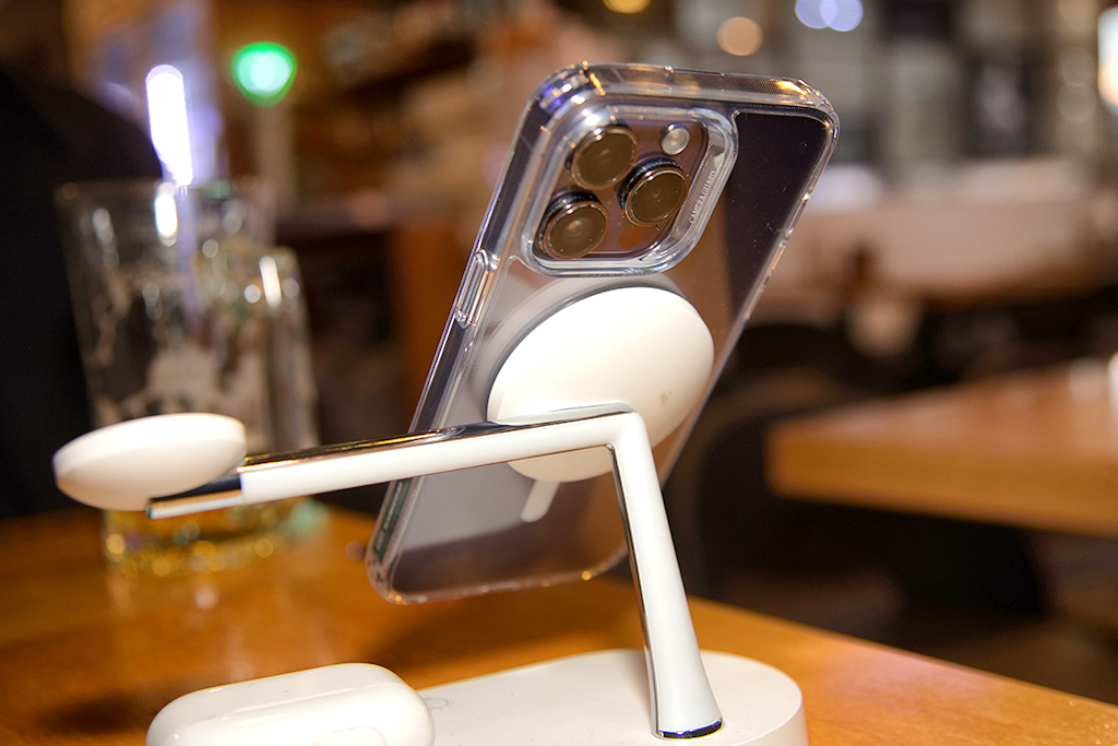 맥세이프케이스 투명하고 튼튼한 기본 : ESR 아이폰14 할로락 클래식 케이스 - 에누리 쇼핑지식 리뷰