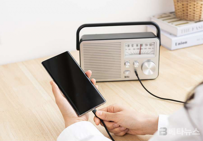 라디오를 제대로 즐기자, 레트로 휴대용 라디오 ‘브리츠 BZ-R931’ - 에누리 쇼핑지식 뉴스