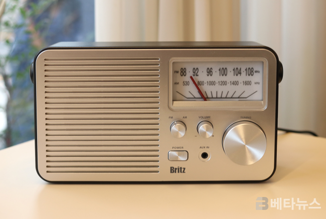 라디오를 제대로 즐기자, 레트로 휴대용 라디오 ‘브리츠 BZ-R931’ - 에누리 쇼핑지식 뉴스
