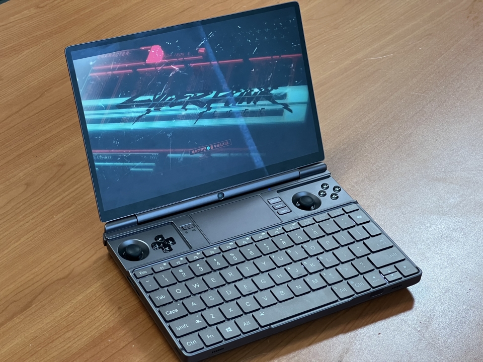 게임패드와 키보드가 내장된 10.1인치 UMPC 게임기, GPD WIN MAX 2 - 에누리 쇼핑지식 뉴스