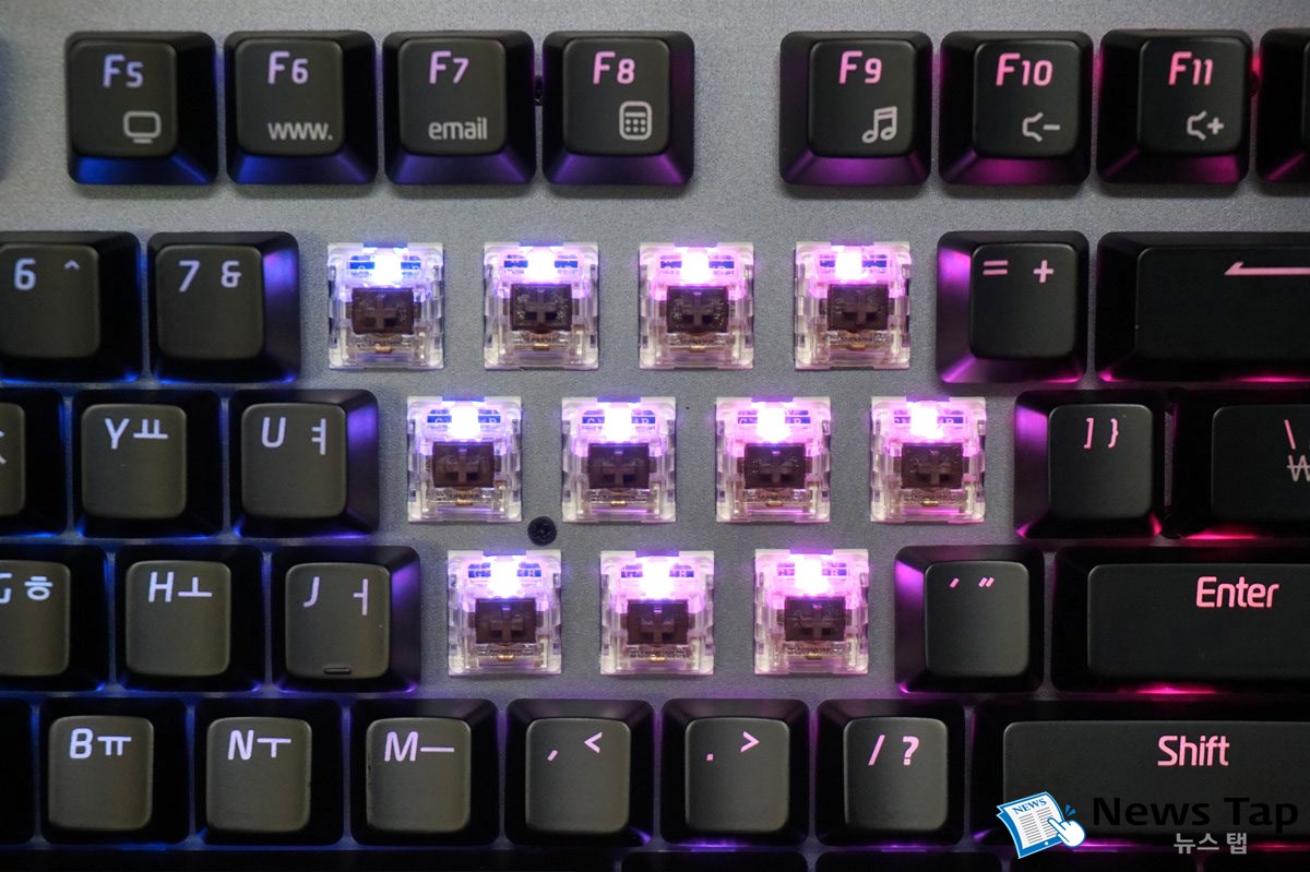 유선과 무선 연결 모두 가능한 87키 키보드 '마이크로닉스 워프 WK3 마닉축 블루투스 RGB 텐키리스' - 에누리 쇼핑지식 뉴스